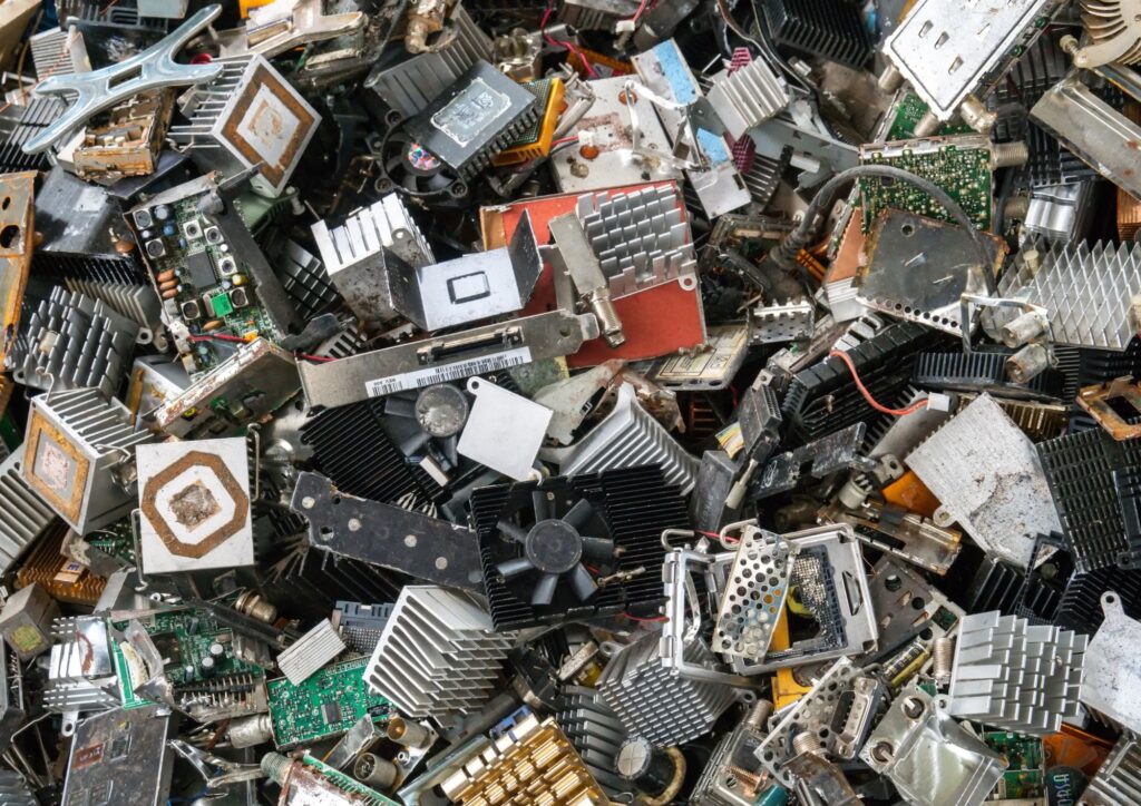 Gestión de residuos metálicos peligrosos: cómo minimizar el impacto ambiental - Karonia ...